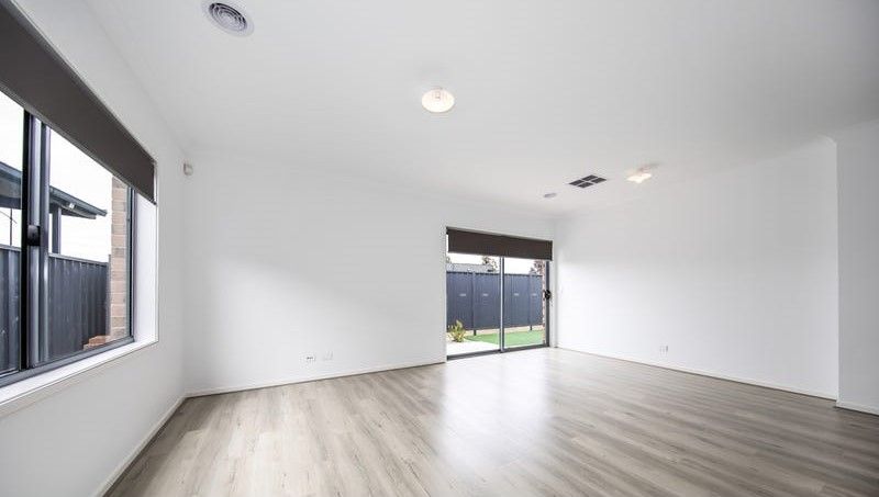 8 Chromite Circuit, Weir Views VIC 3338 - House For Rent | Domain