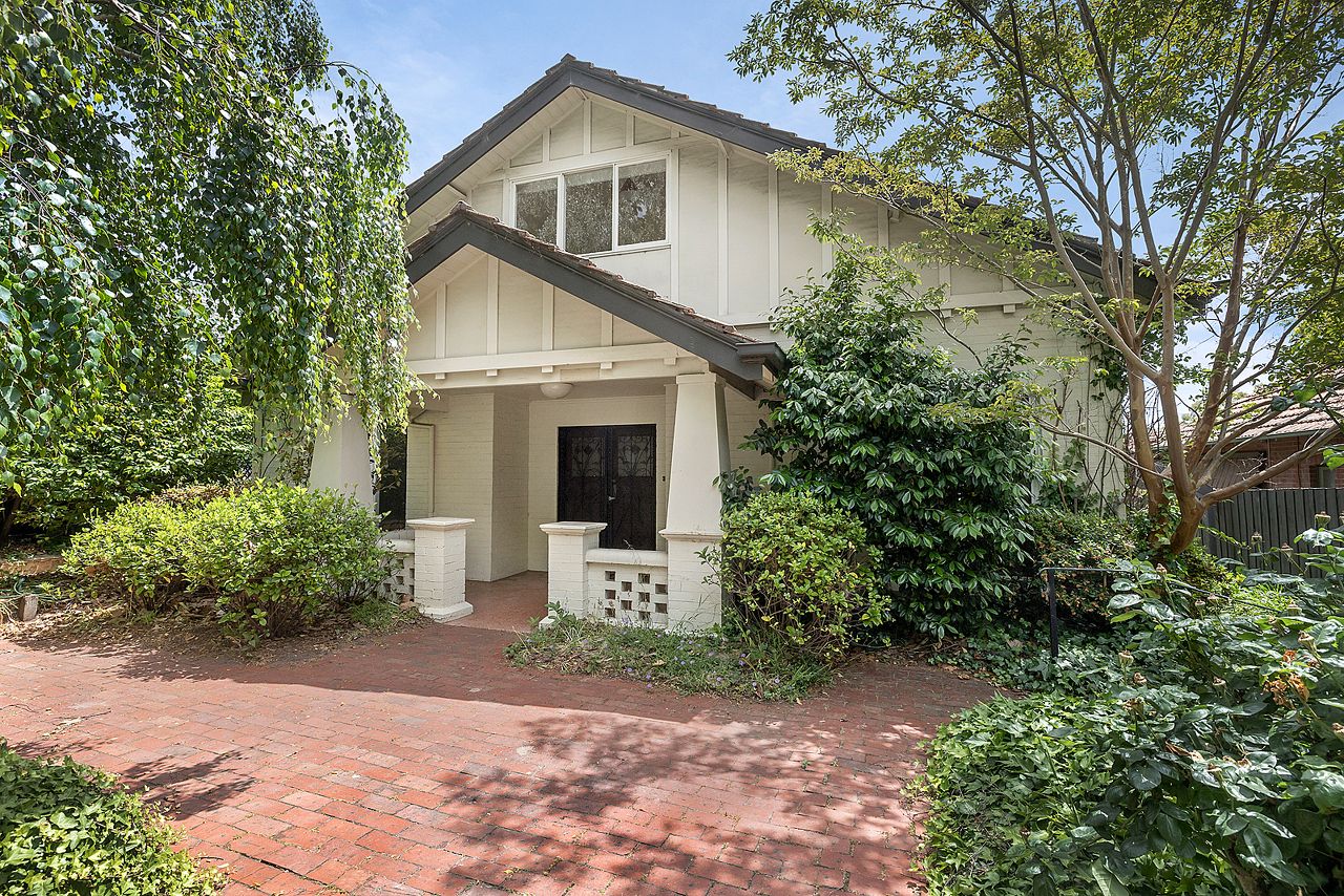 27 Embling Rd, Malvern VIC 3144 - House For Rent - $1,800 | Domain