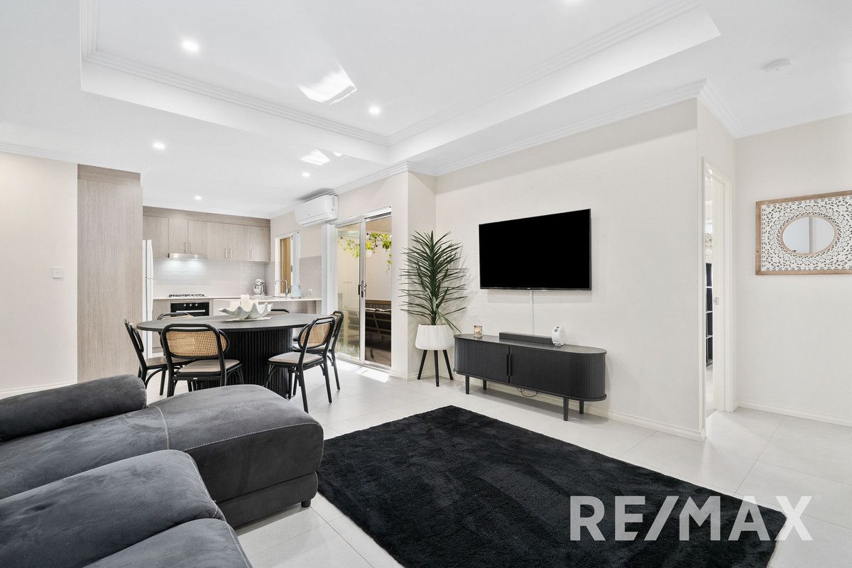19a Myimbar Way Nollamara Wa 6061 Villa For Rent Domain