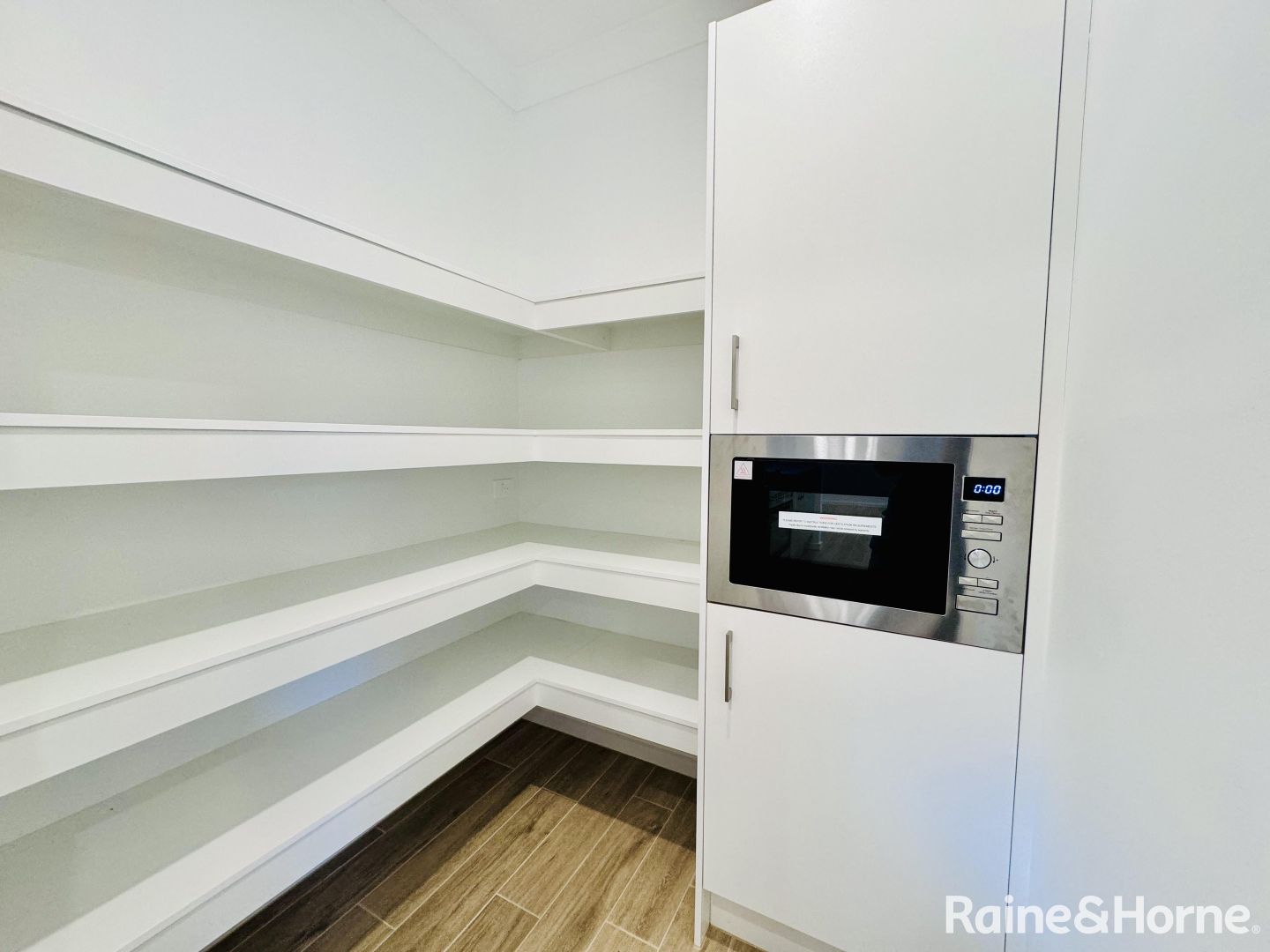 6 Senna Avenue, Denham Court NSW 2565 - House For Rent - $950 | Domain