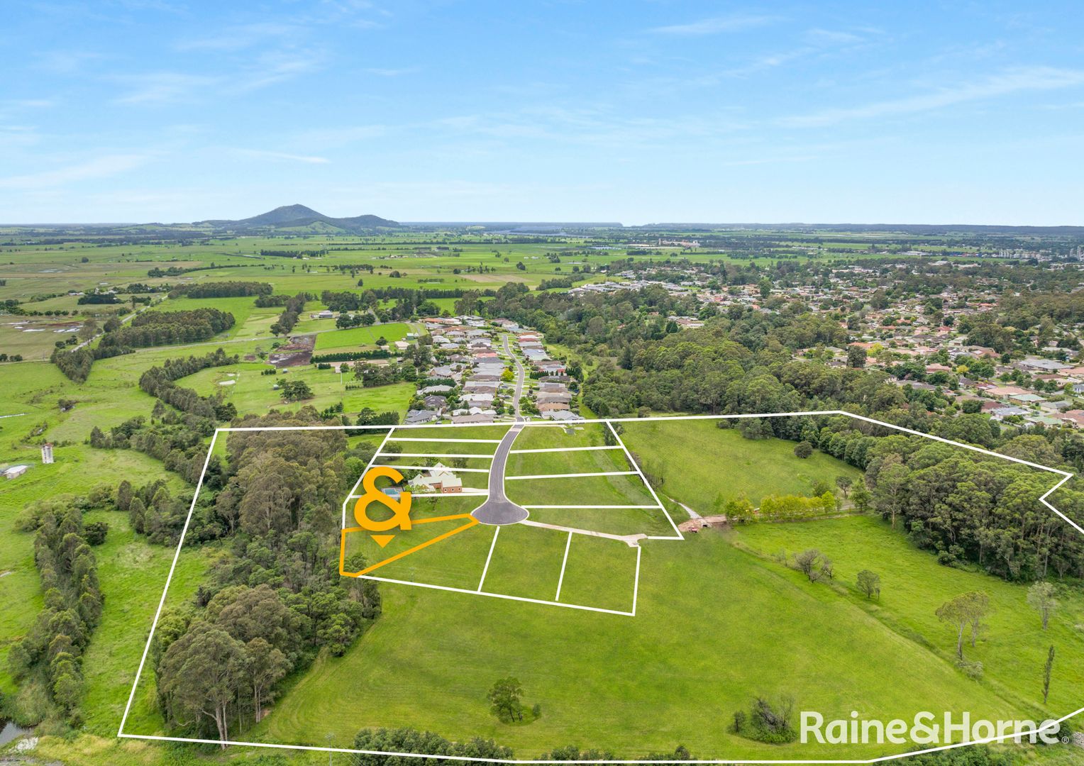 82 Emerald Drive, Meroo Meadow NSW 2540 | Domain