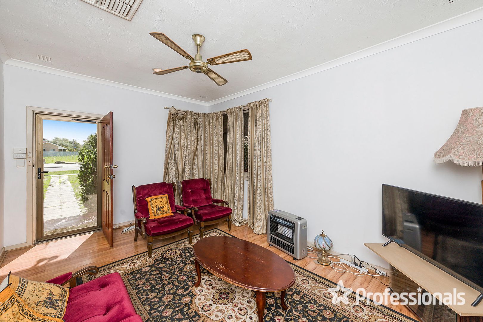 93 Finchley Crescent, Balga WA 6061 - House For Rent - $600 | Domain