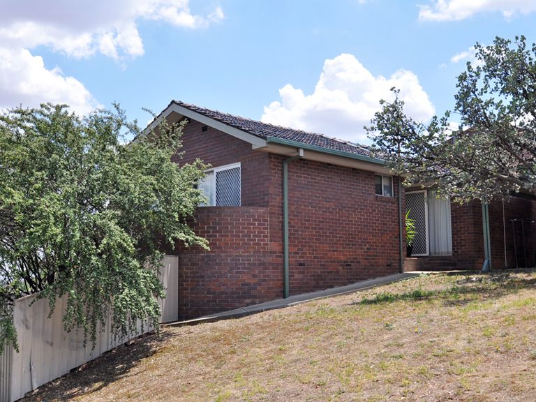 1 Telopea Place, Junee NSW 2663 - House For Rent - $320 | Domain