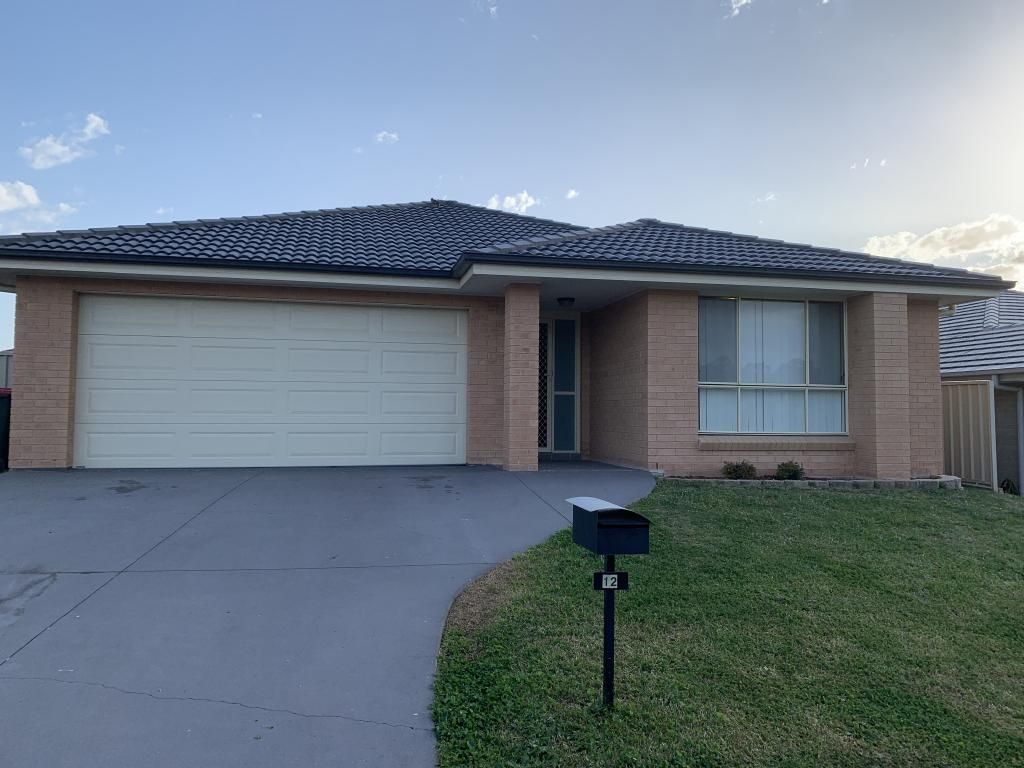 12 SAPPHIRE DRIVE, Rutherford NSW 2320 - House For Rent | Domain
