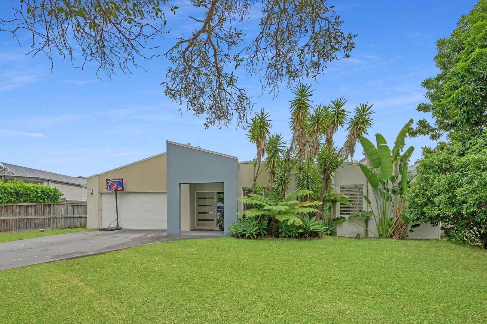 8 Red Gum Crescent, Wakerley QLD 4154 | Domain