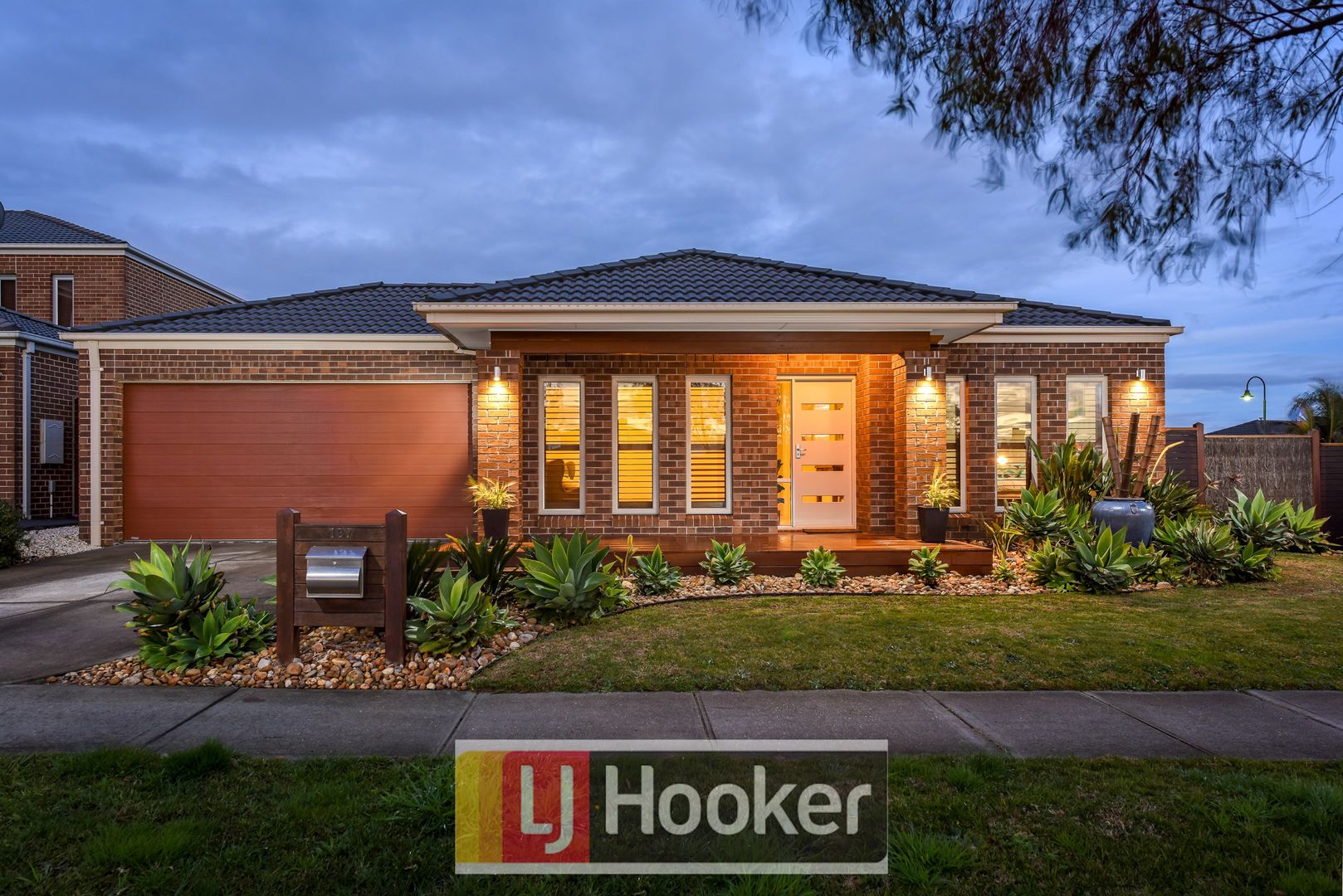 137 Viewgrand Drive, Berwick | Property History & Address Research | Domain