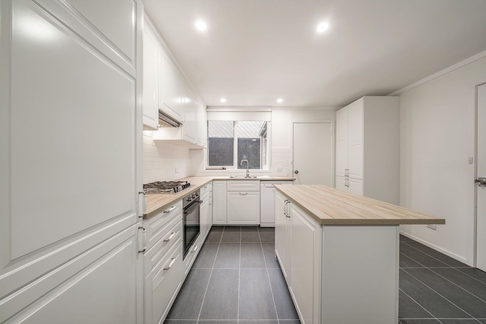 14/18 Peter Street, Doncaster East VIC 3109 - Townhouse For Rent | Domain