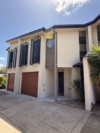 5/52 Shell Street, Urangan QLD 4655 - House For Rent - $550 | Domain