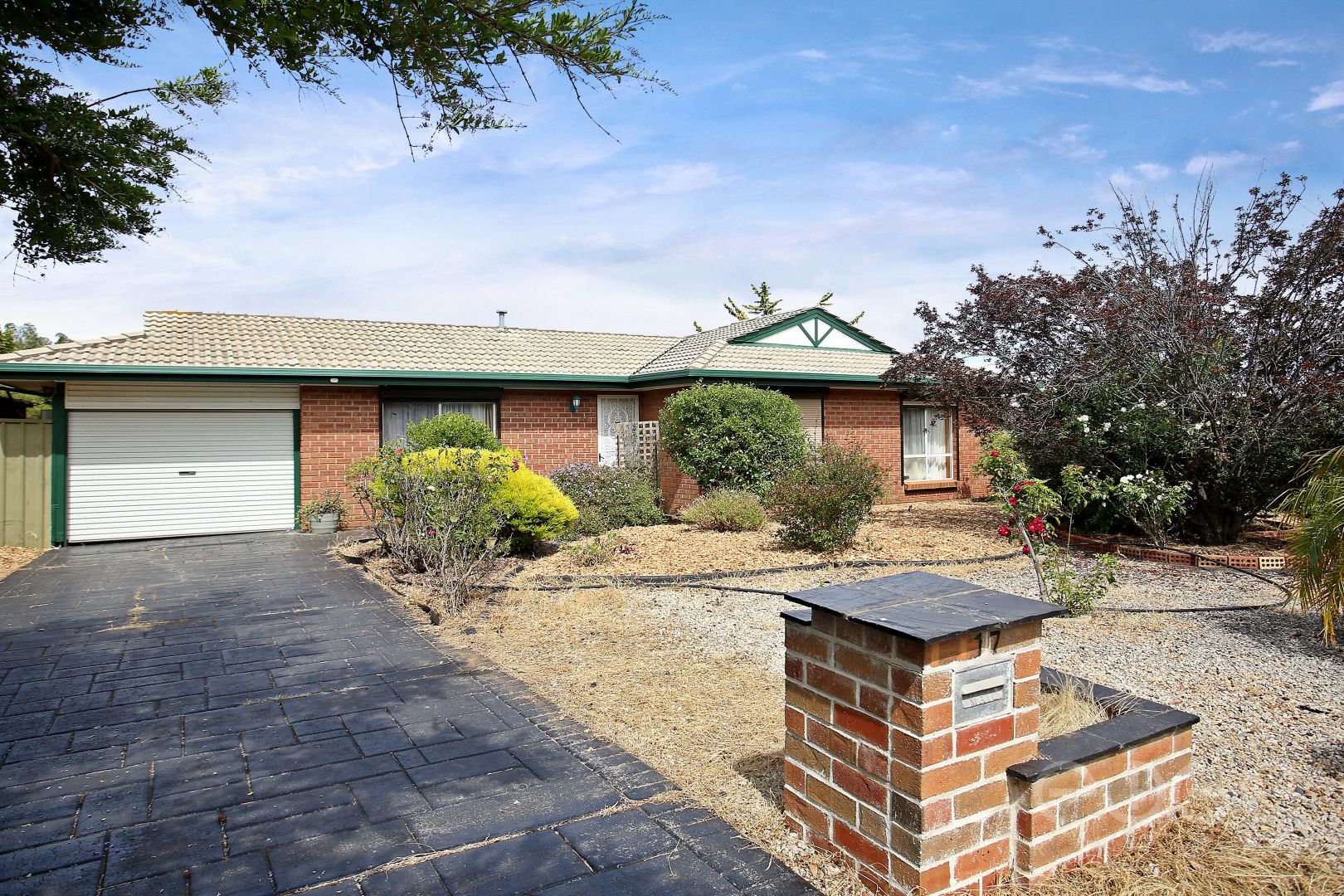 17 Springvale Drive, Blakevie | Property History & Address Research ...