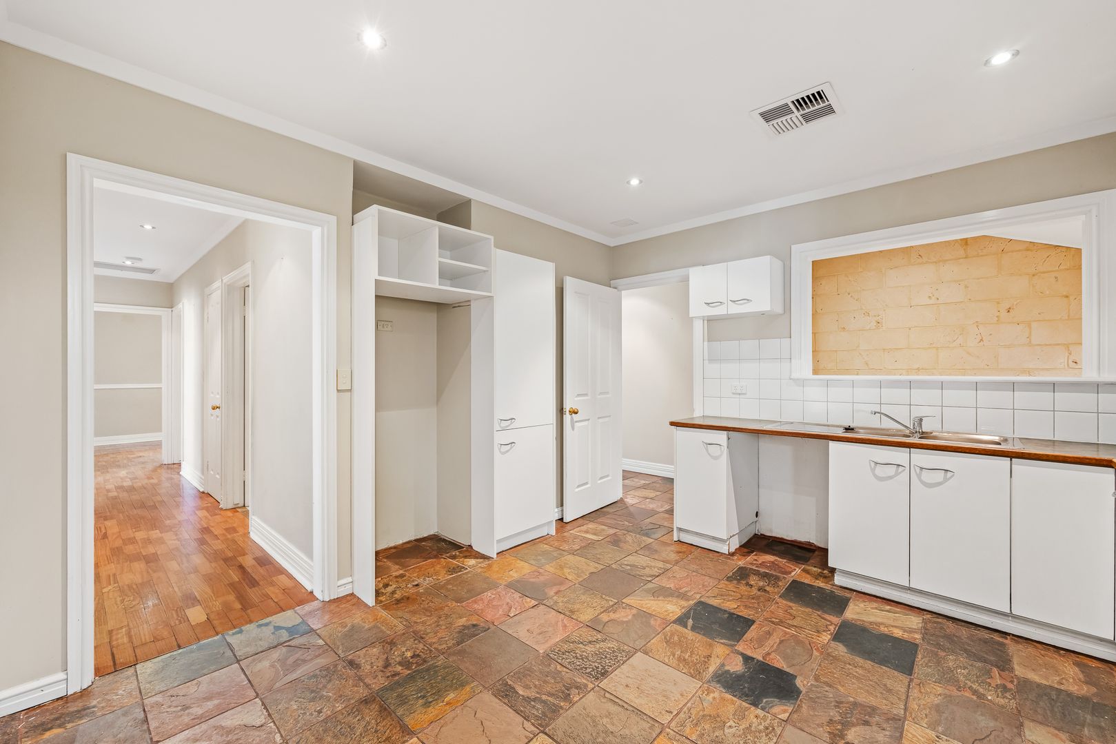 16 Harry Way, Willetton WA 6155 | Domain