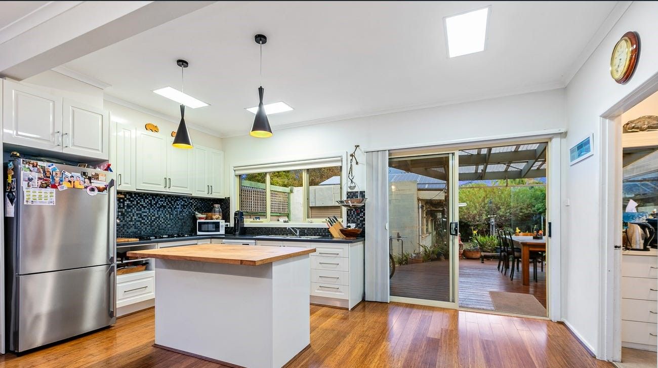 22 Queen Street, Seaholme VIC 3018 - House For Rent - $850 | Domain