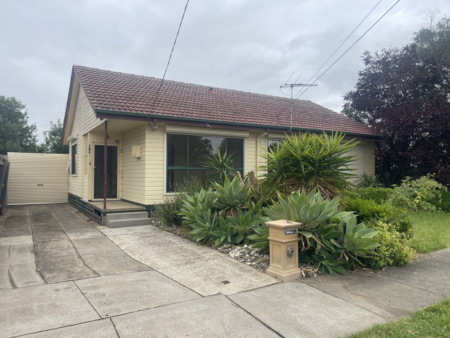 4 Gossamer St, Werribee VIC 3030 - House For Rent | Domain