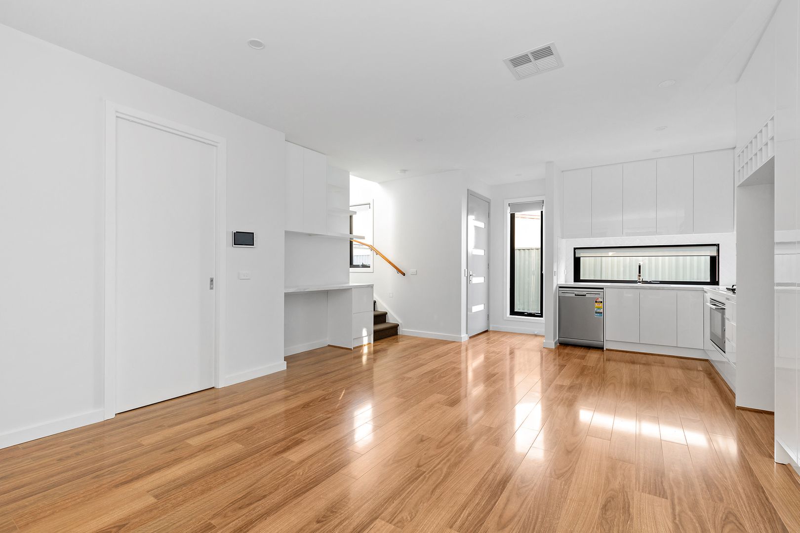 2/22 Nolan Avenue, Brooklyn VIC 3012 - Townhouse For Rent | Domain