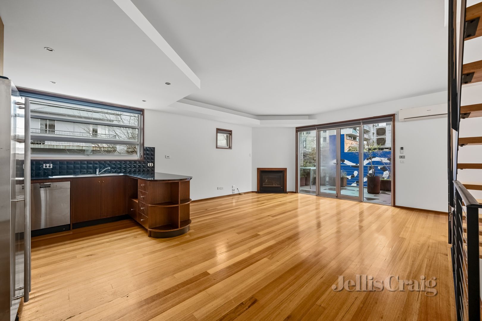 29 Howard Street, Richmond VIC 3121 - Townhouse For Rent - $995 | Domain