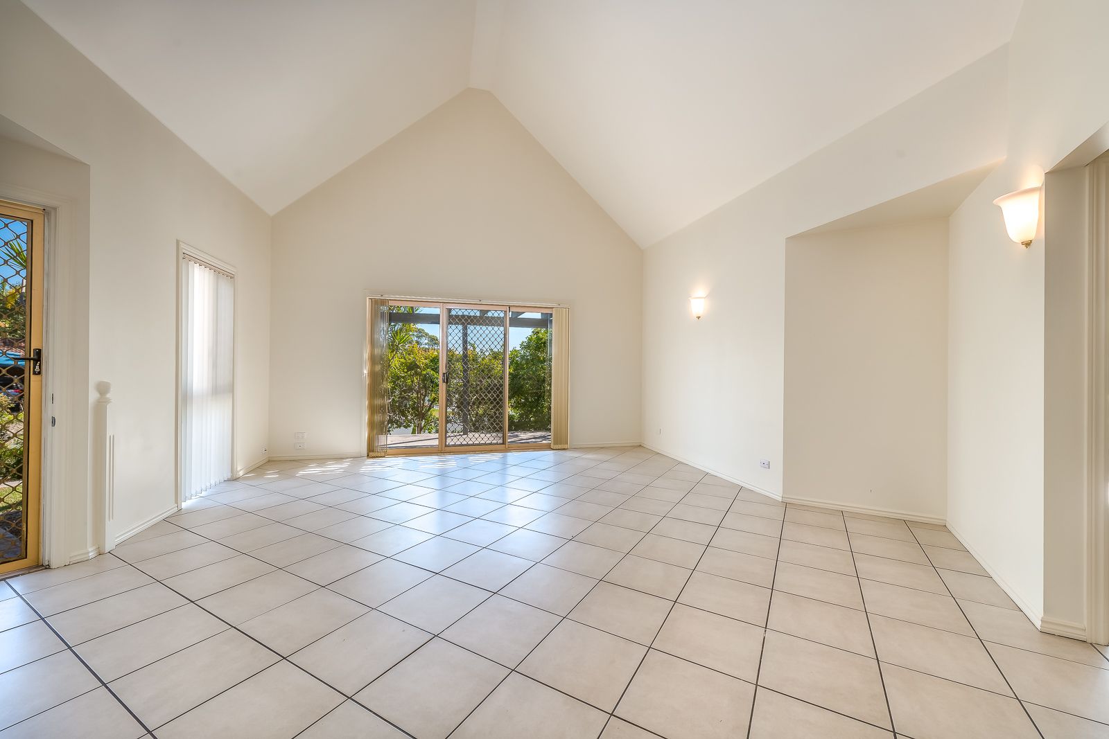 53 Killarney Avenue, Robina | Property History & Address Research | Domain