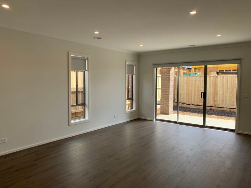 21 Midfield Way, Clyde VIC 3978 - House For Rent | Domain