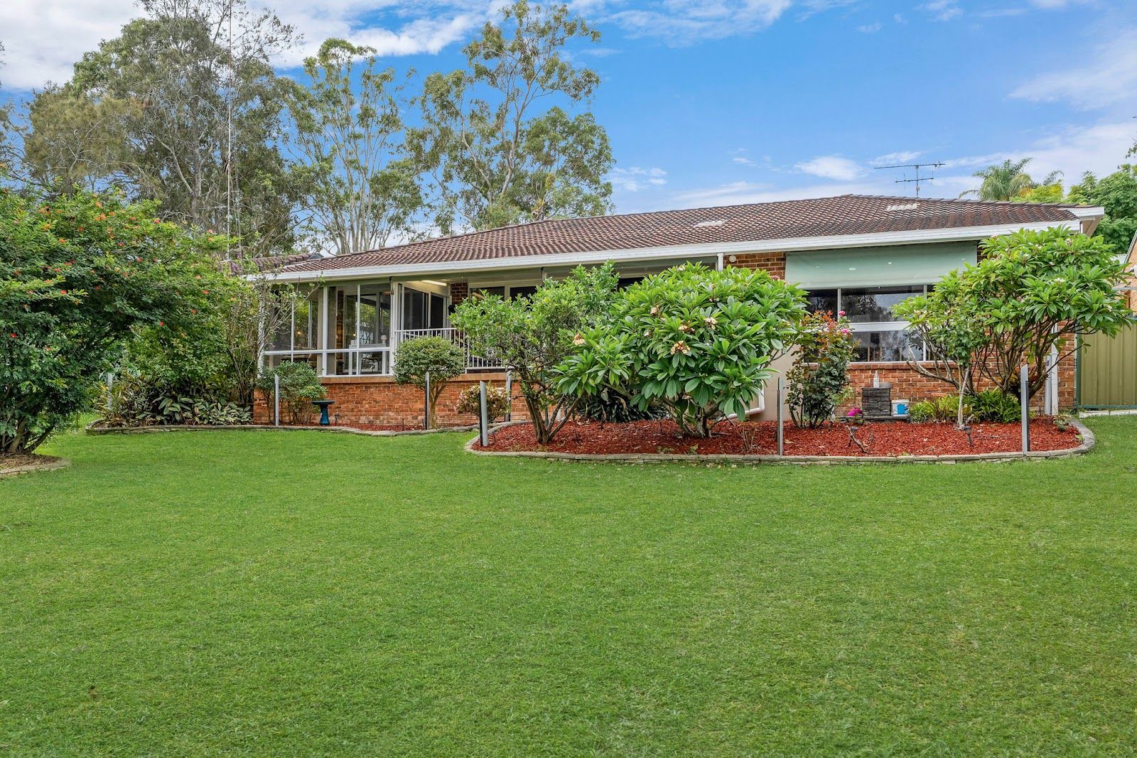 3 Eliot Street, Mannering Park NSW 2259 | Domain