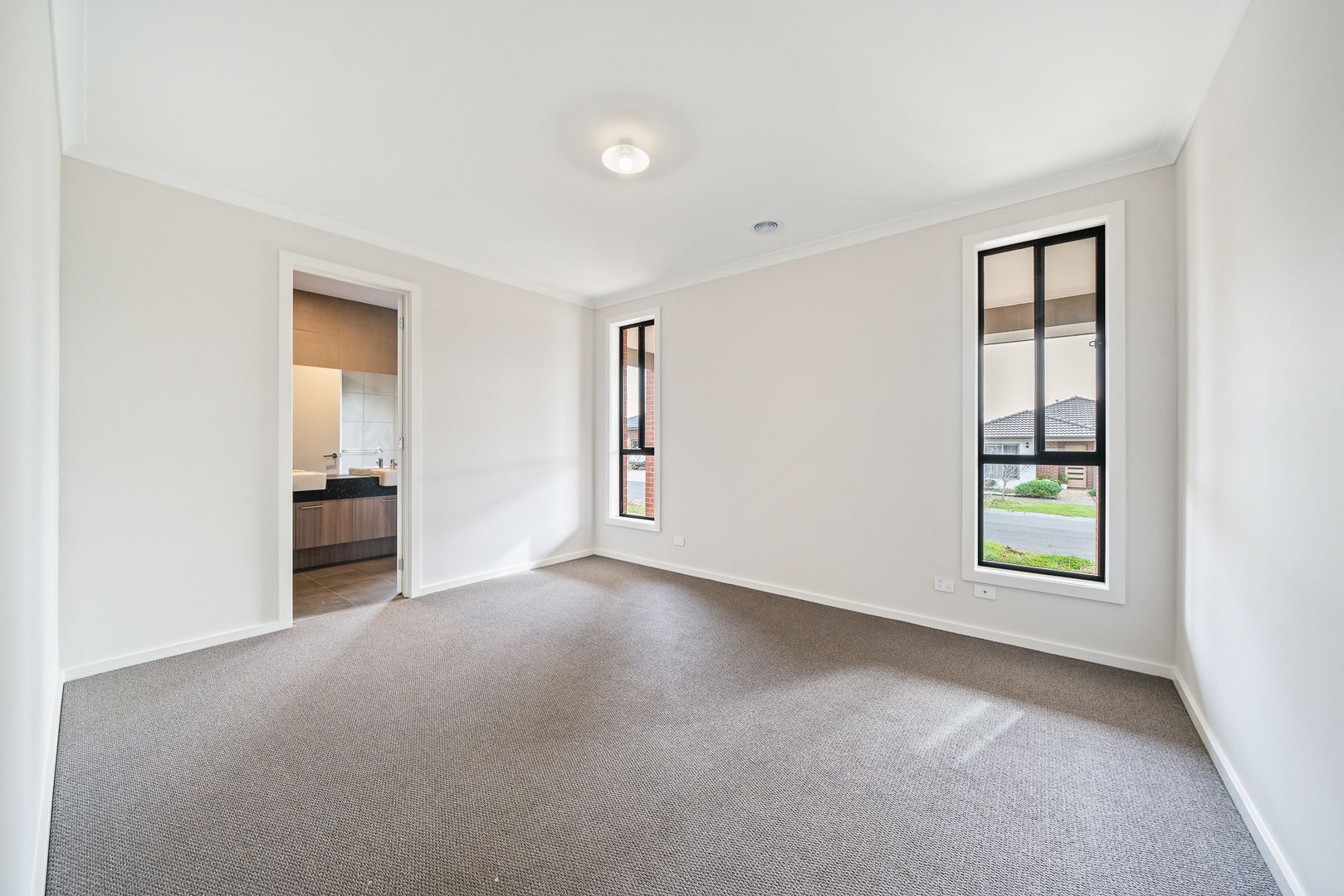 20 Leghorn Way, Clyde North VIC 3978 - House For Rent - $675 | Domain