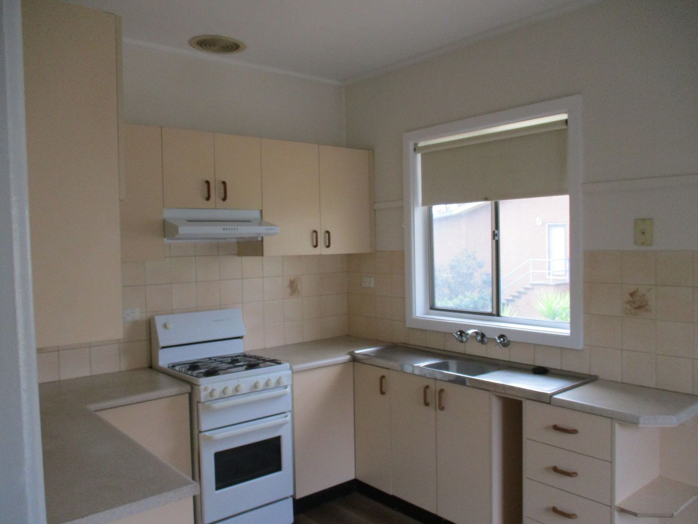 16 Lambie Street, Tumut NSW 2720 - House For Rent - $370 | Domain