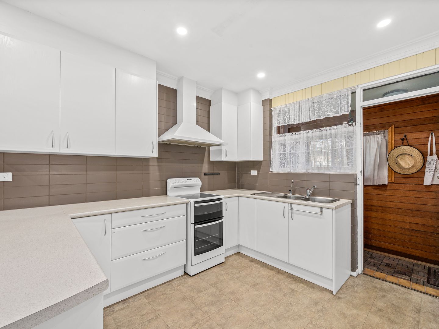 44 Croser Avenue, Aldinga Beach SA 5173 - House For Rent - $460 | Domain