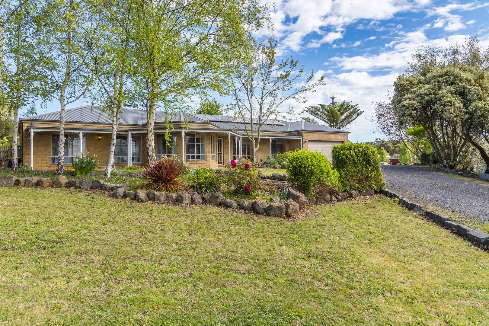 1 Larissa Close, Romsey VIC 3434 | Domain