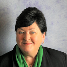 Julie Clark | Nutrien Harcourts Stanthorpe | Real Estate Agent in New ...