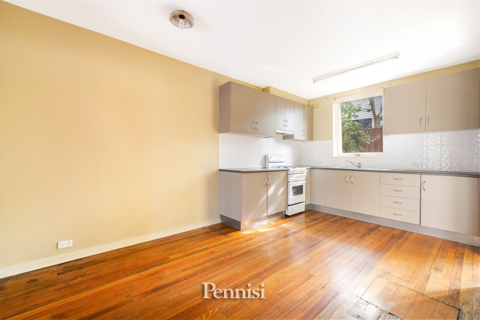 4/10 Tweedside St, Essendon VIC 3040 - Townhouse For Rent | Domain