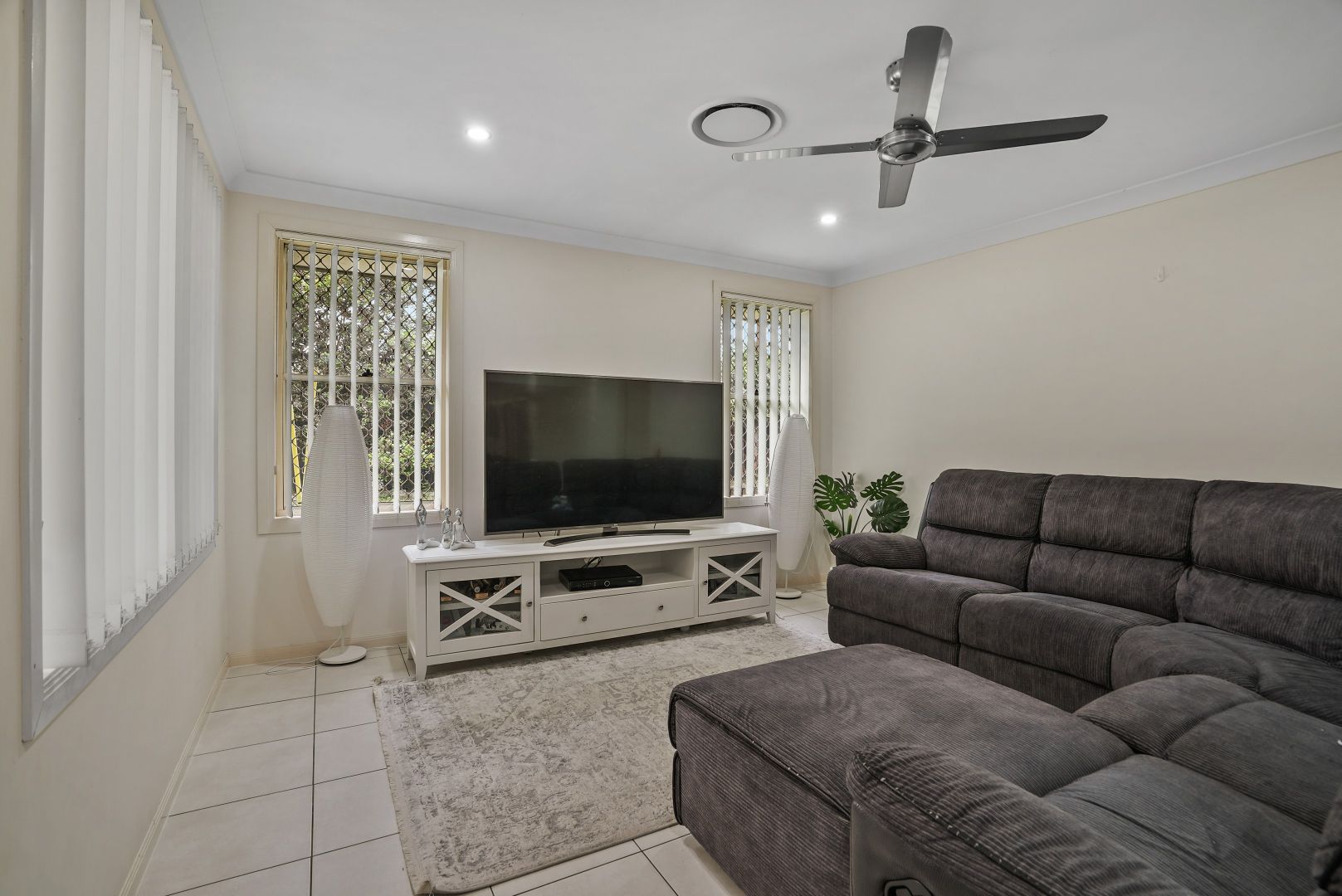 6 Bradley Street, Ropes Crossing NSW 2760 - House For Rent | Domain