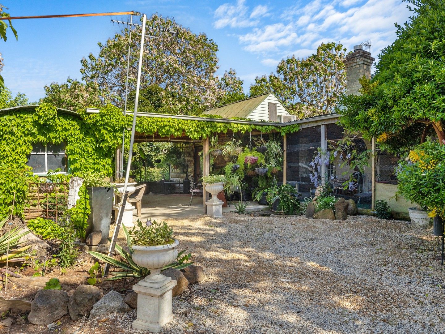 2 HENRY STREET, Avenel VIC 3664 | Domain