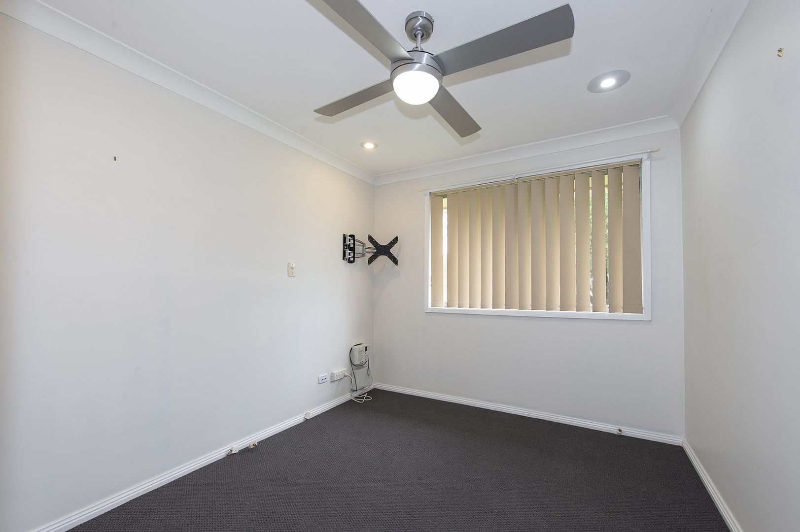 2 Dwyer Place, South Penrith NSW 2750 - House For Rent | Domain