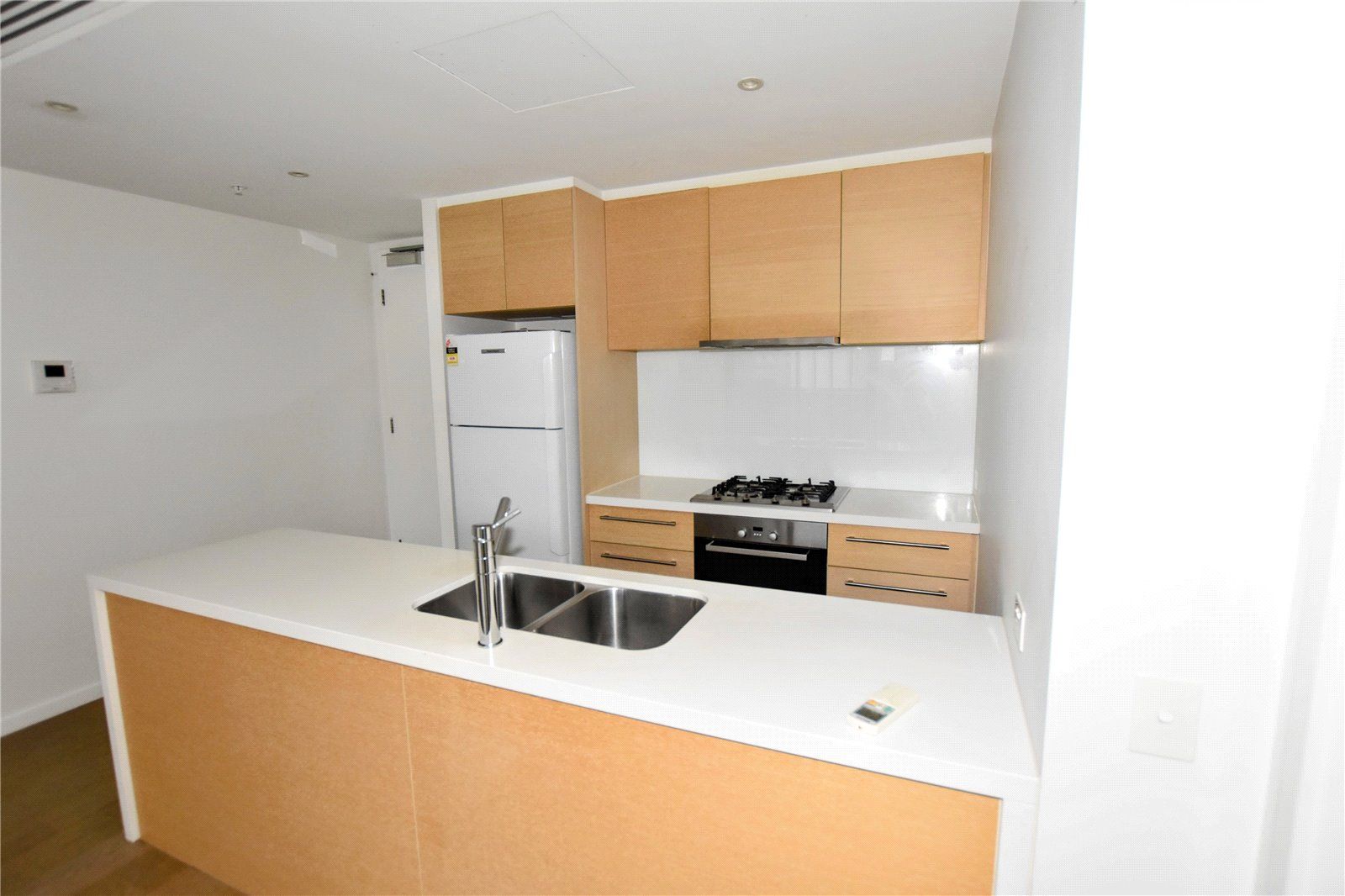 2003/318 Russell Street, Melbourne VIC 3000 - Apartment For Rent - $850 ...