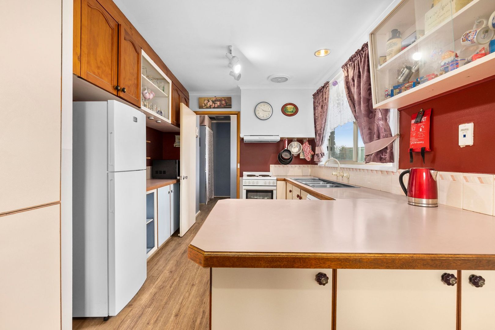 2 Ivanhoe Street, Wendouree VIC 3355 - House For Rent - $380 | Domain