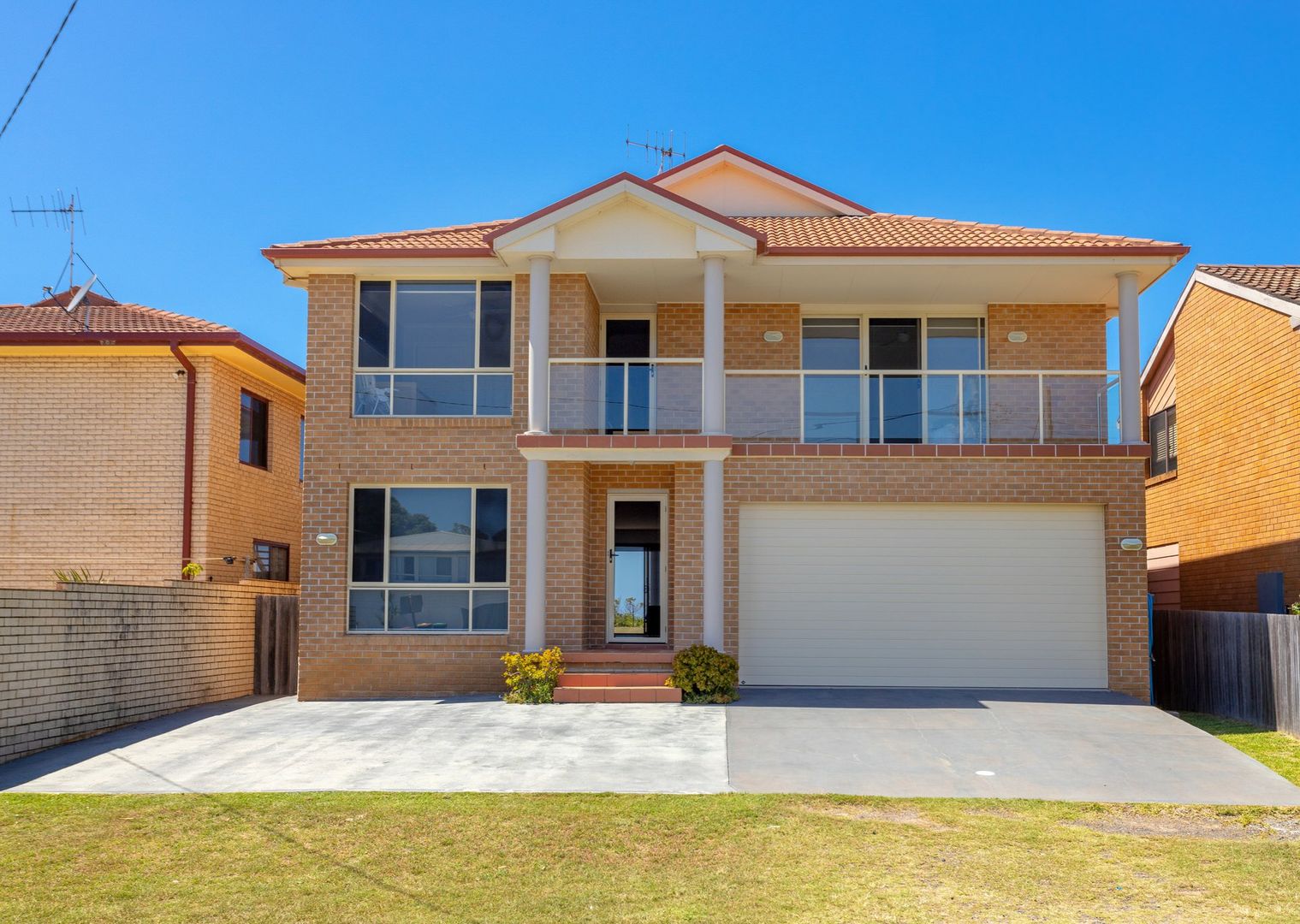 4 Lewis Street, Old Bar NSW 2430 - House For Rent | Domain
