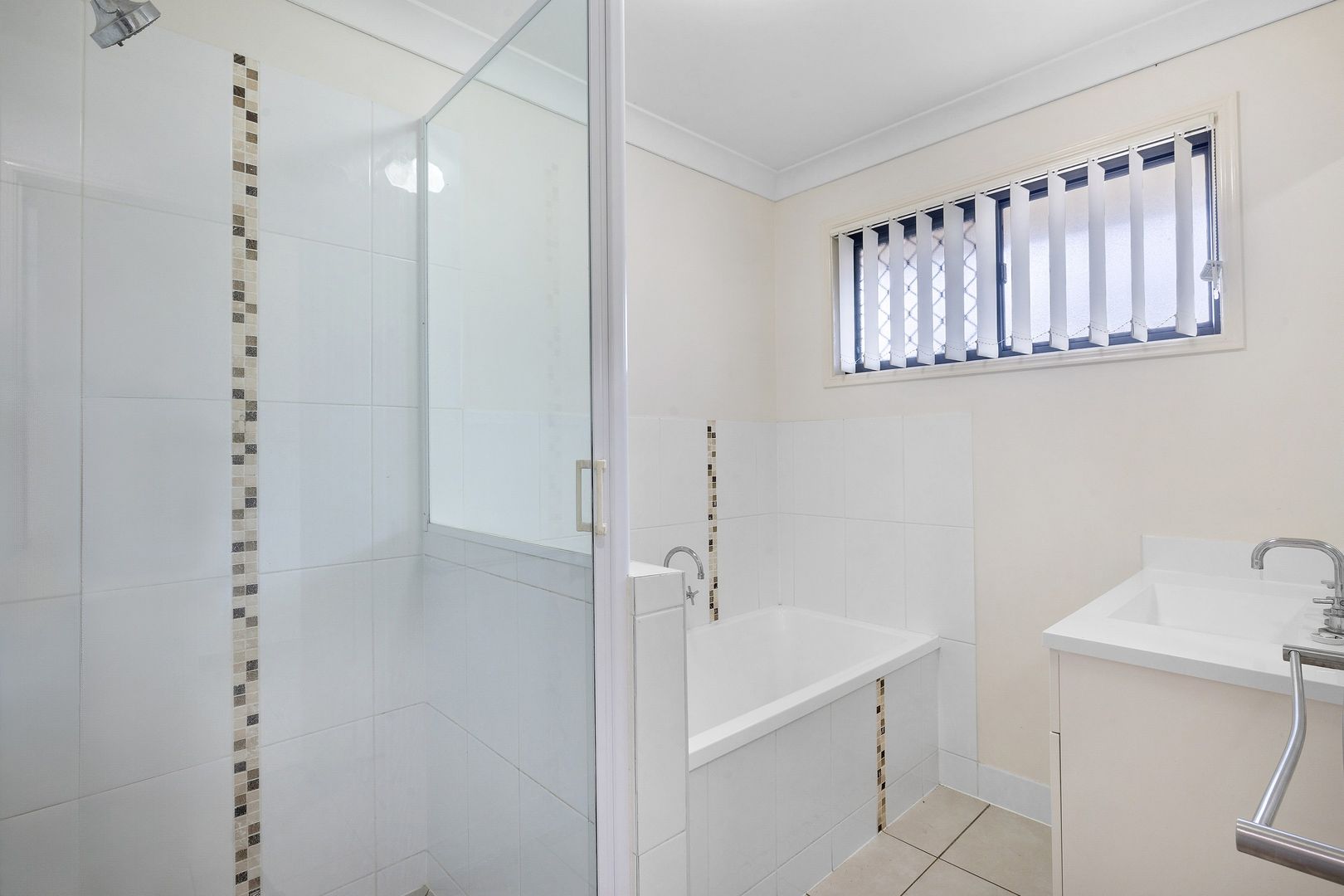 18 Jane Crescent, Gracemere QLD 4702 - House For Rent | Domain