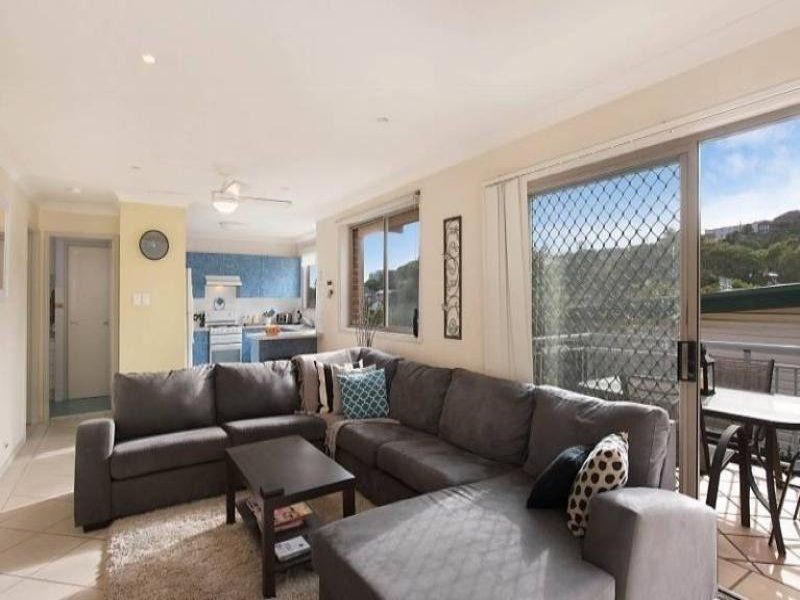 1/7 Smillie Avenue, Terrigal NSW 2260 - Townhouse For Rent | Domain