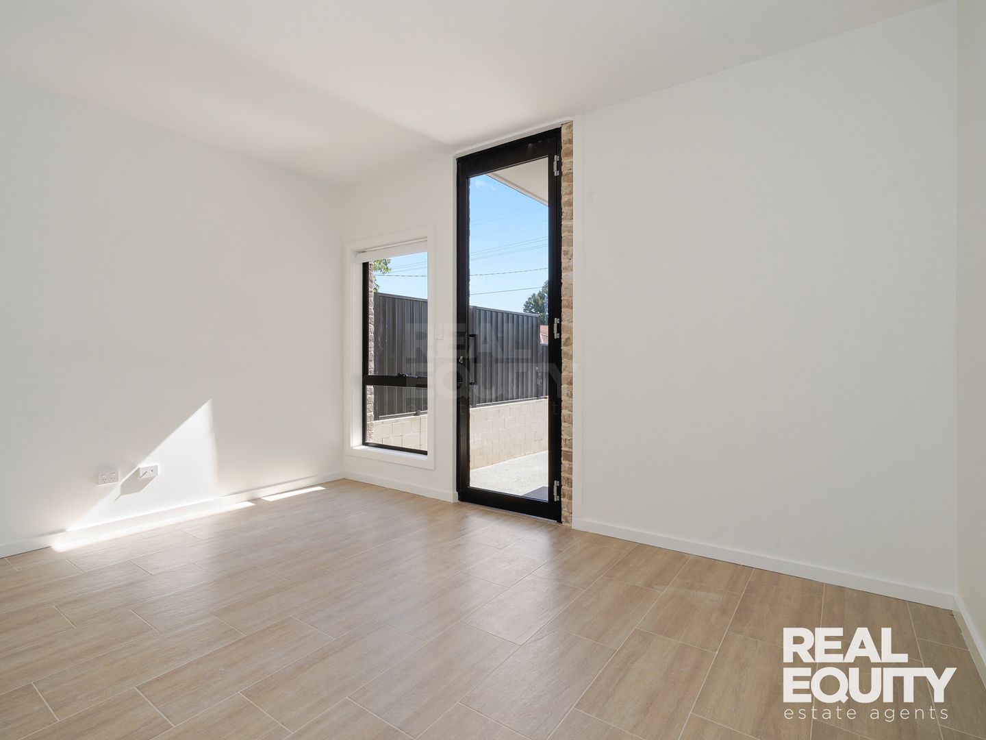 4/46 Balanada Avenue, Chipping Norton NSW 2170 - Townhouse For Rent ...