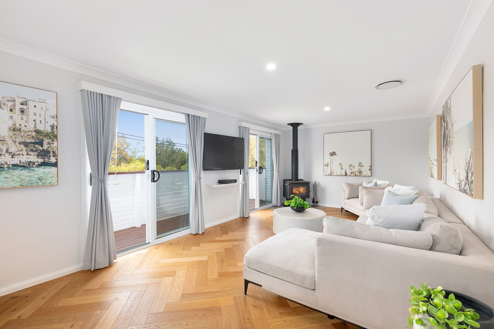 2 The Broadwaters, Tascott NSW 2250 | Domain