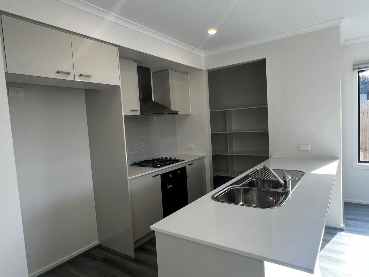 4 Nielsen Way, East Bairnsdale VIC 3875 - House For Rent | Domain