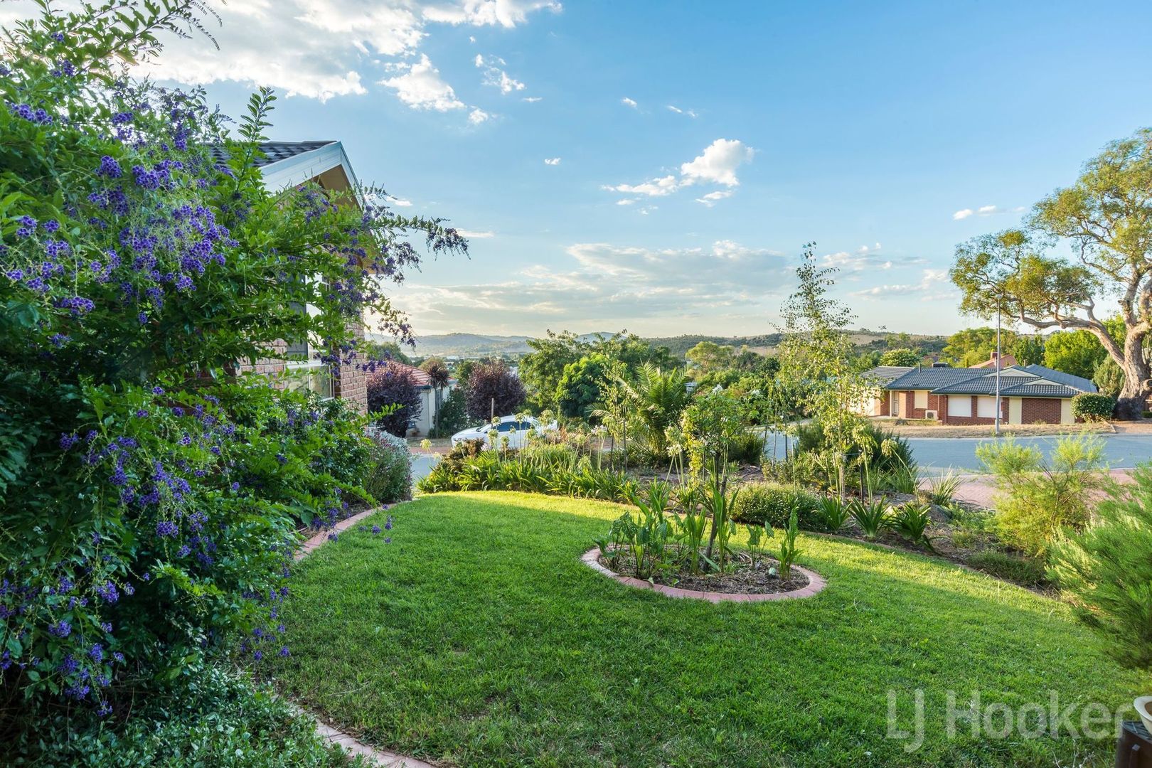 2 English Grove, Jerrabomberra NSW 2619 - House For Rent | Domain