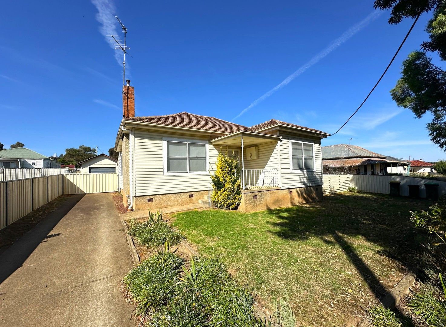 38 Currawong Street, Young NSW 2594 - House For Rent | Domain