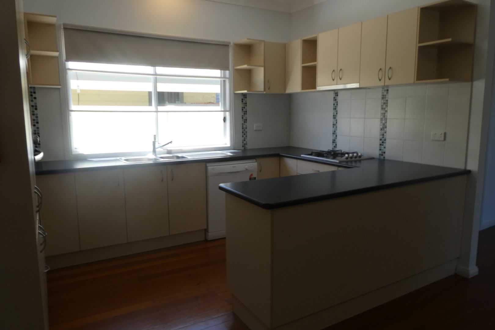 52 Lake Street, Forster NSW 2428 - House For Rent - $550 | Domain