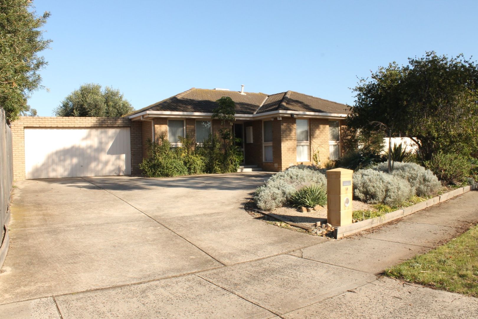 10 Laird Drive, Altona Meadows | Property History & Address Research ...