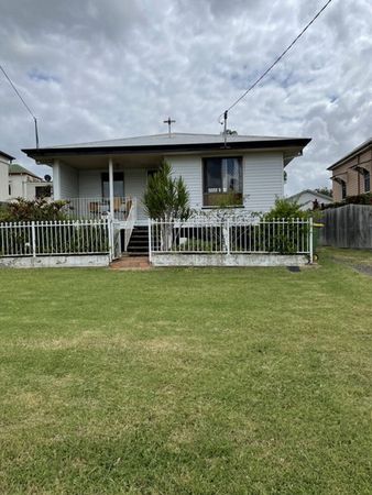 32 Lawrence Street, North Ipswich QLD 4305 - House For Rent | Domain