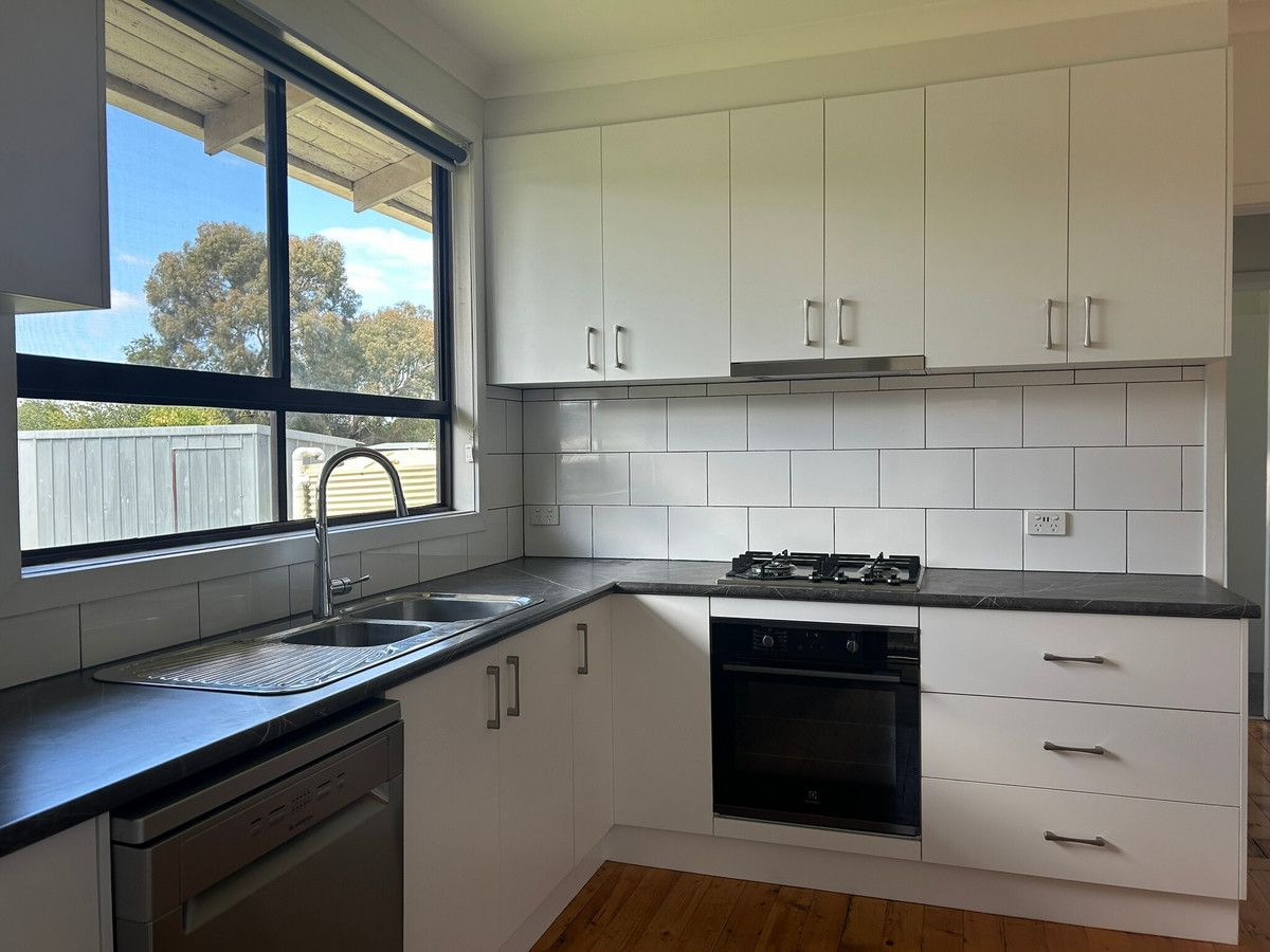 49 Bree Road, Hamilton VIC 3300 - House For Rent | Domain