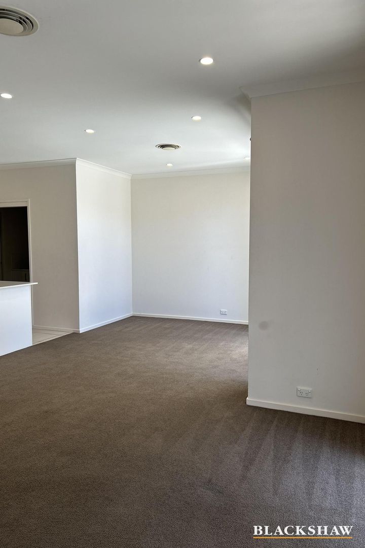 8/10 Helpmann Street, Bonython ACT 2905 - Townhouse For Rent | Domain