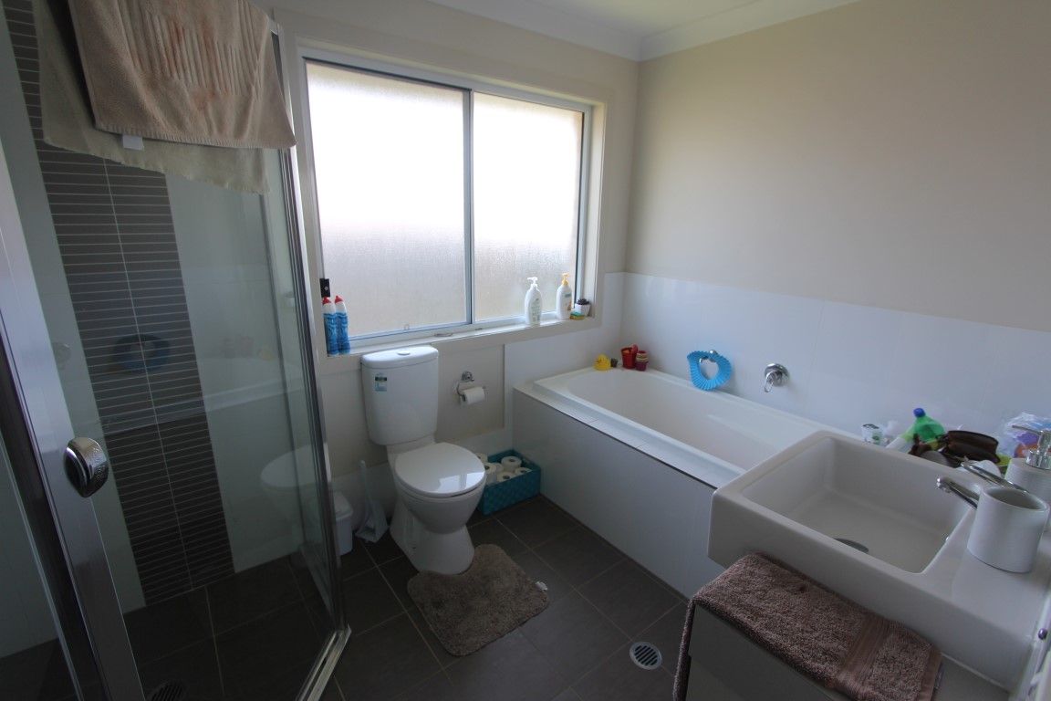 22 Snapdragon Cres, Hamlyn Terrace NSW 2259 - House For Rent - $690 ...