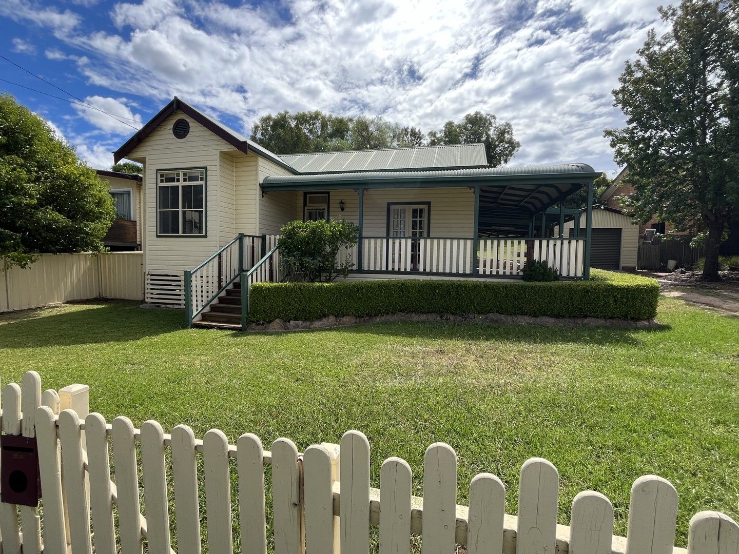 50 King Street, Inverell NSW 2360 - House For Rent - $500 | Domain