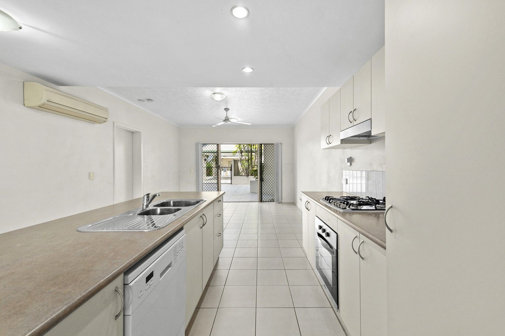 11/111 Martyn Street, Parramatta Park QLD 4870 - Apartment For Rent ...