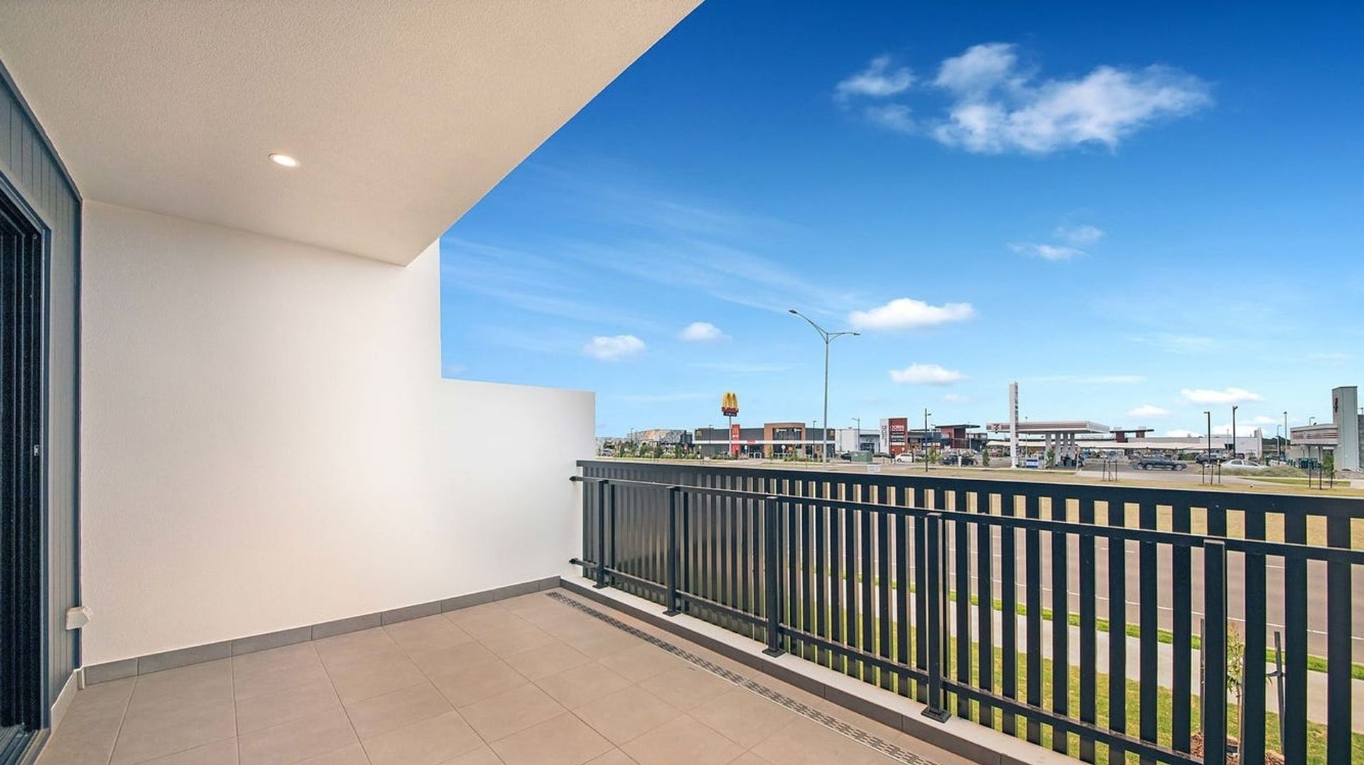 9 Billop Walk, Werribee VIC 3030 - Townhouse For Rent | Domain