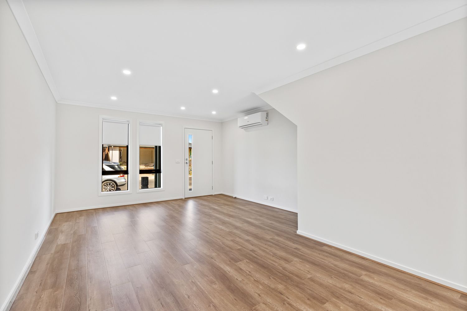 34 Verona Crescent, Fraser Rise VIC 3336 - Townhouse For Rent | Domain